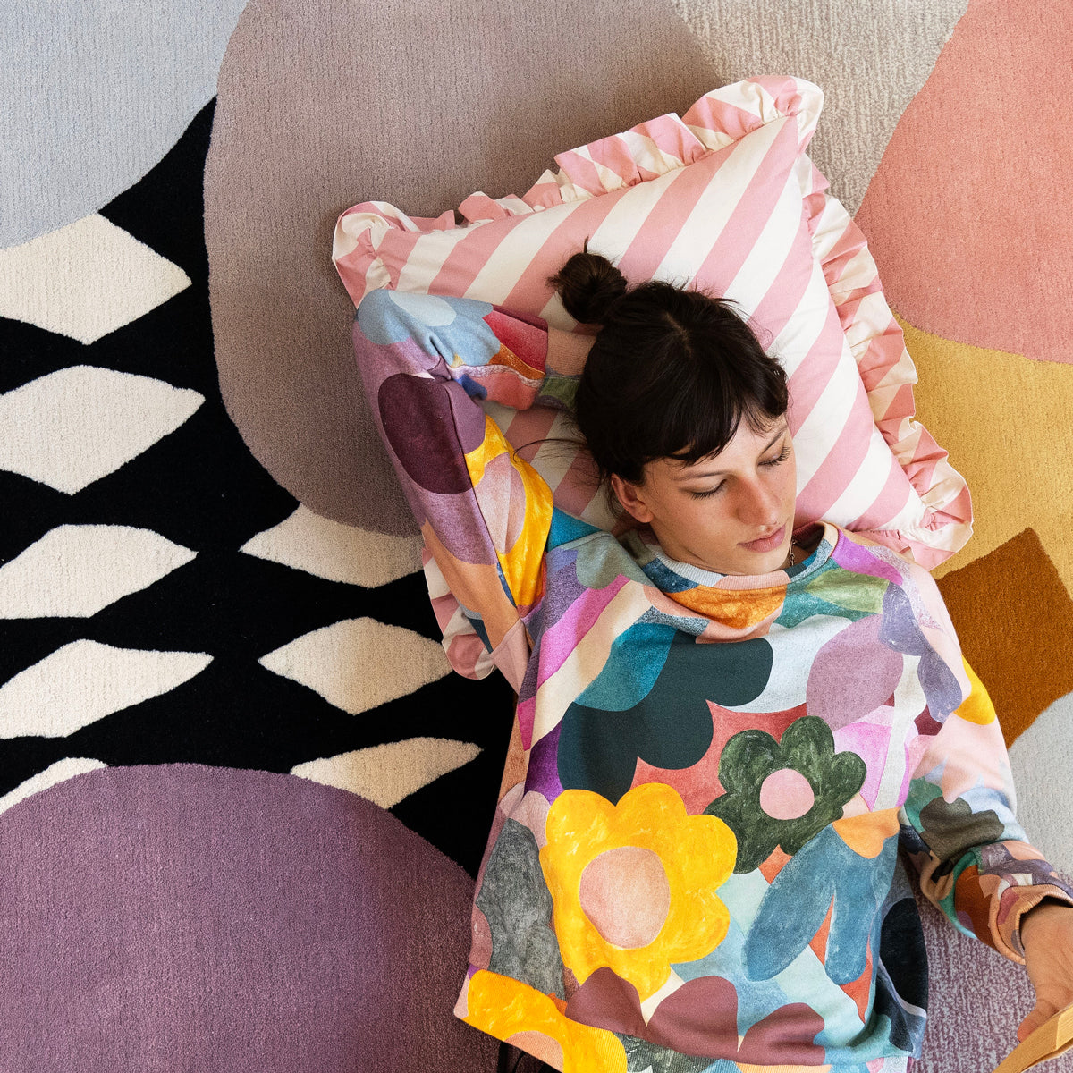 ZOE READING IN JUMBLE – CASTLE