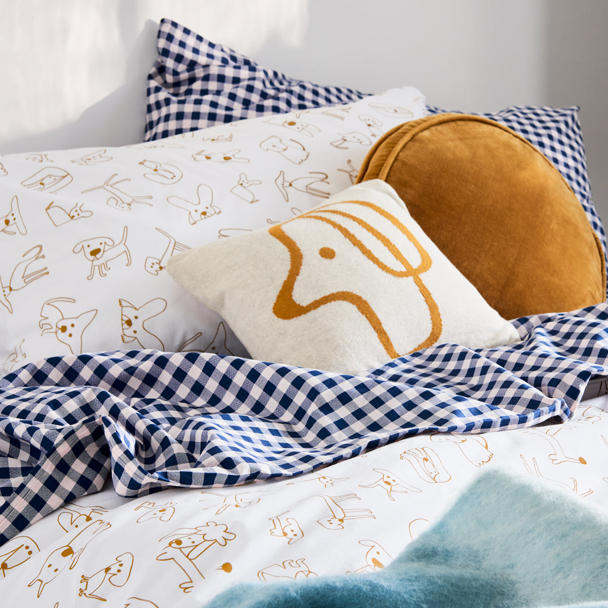 SOME DOGS FITTED SHEET – CASTLE