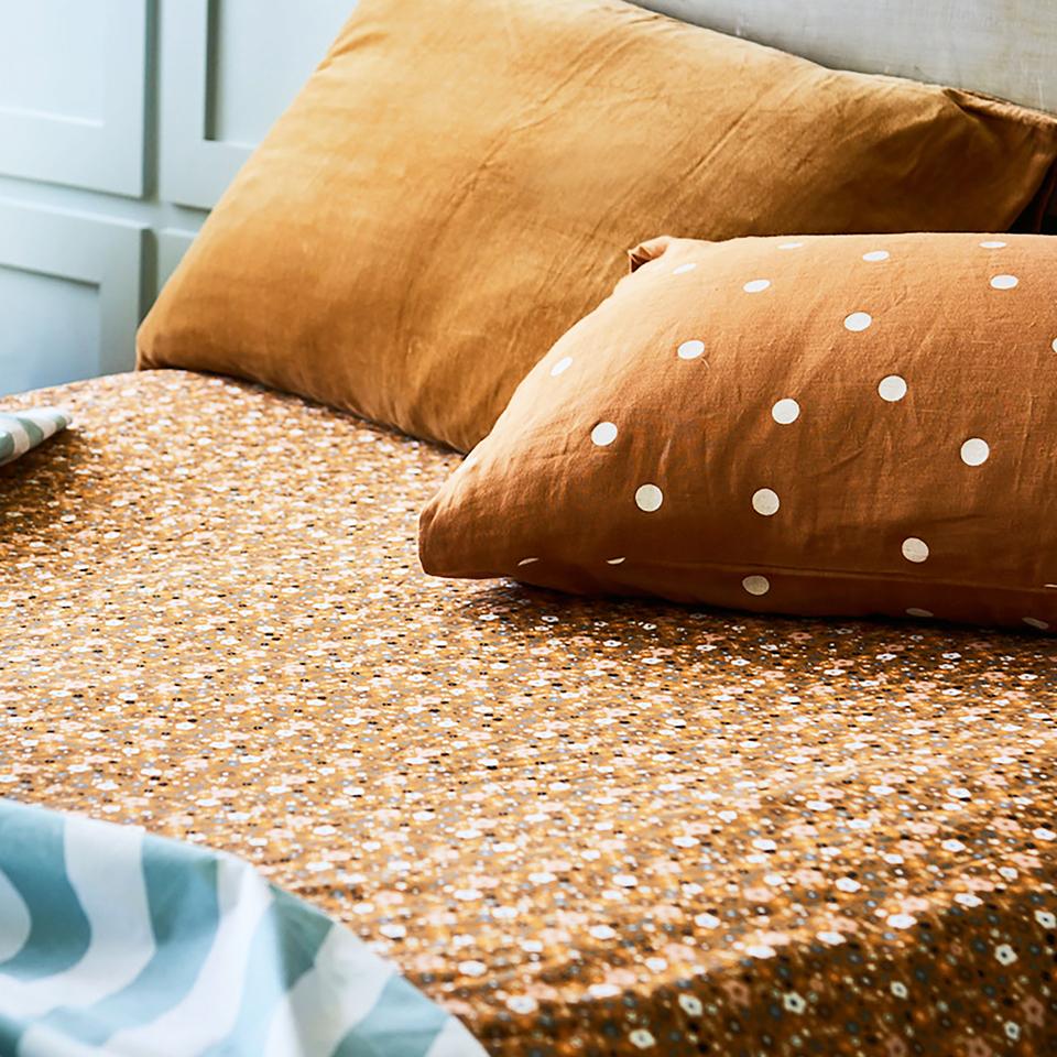 BUTTERSCOTCH VELVET PILLOWCASE – CASTLE